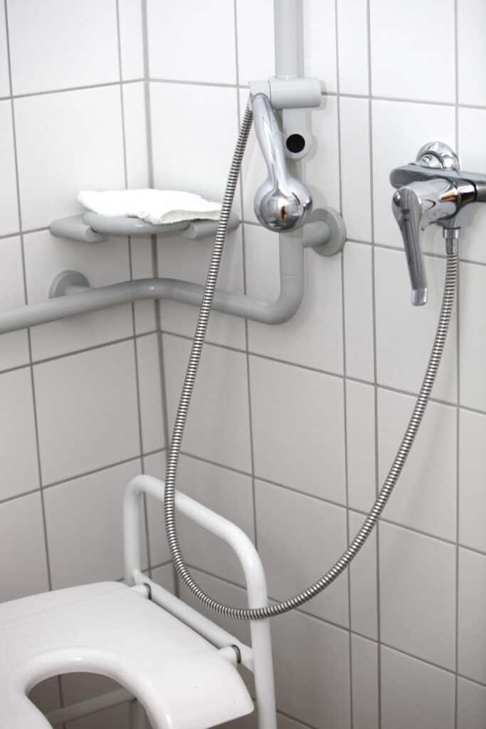 Walk-In Showers for Seniors - How to Make Your Bathroom Safe