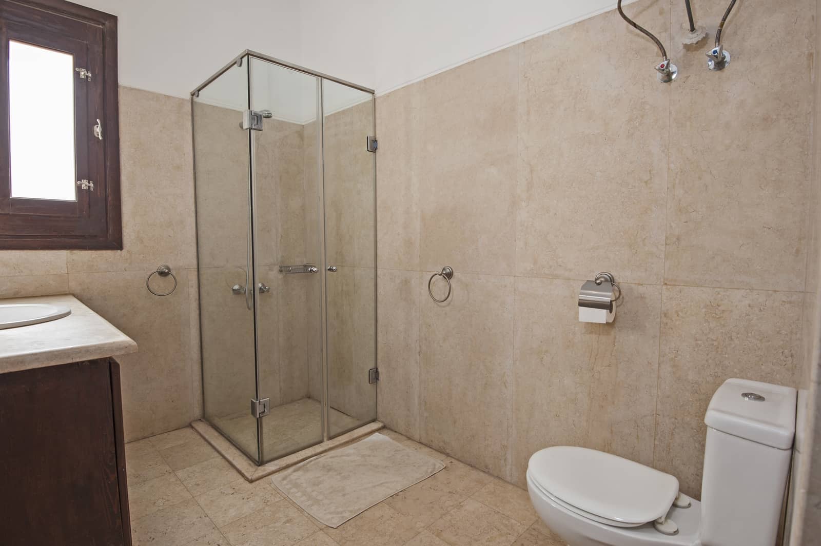 Walk-In Showers for Seniors - How to Make Your Bathroom Safe